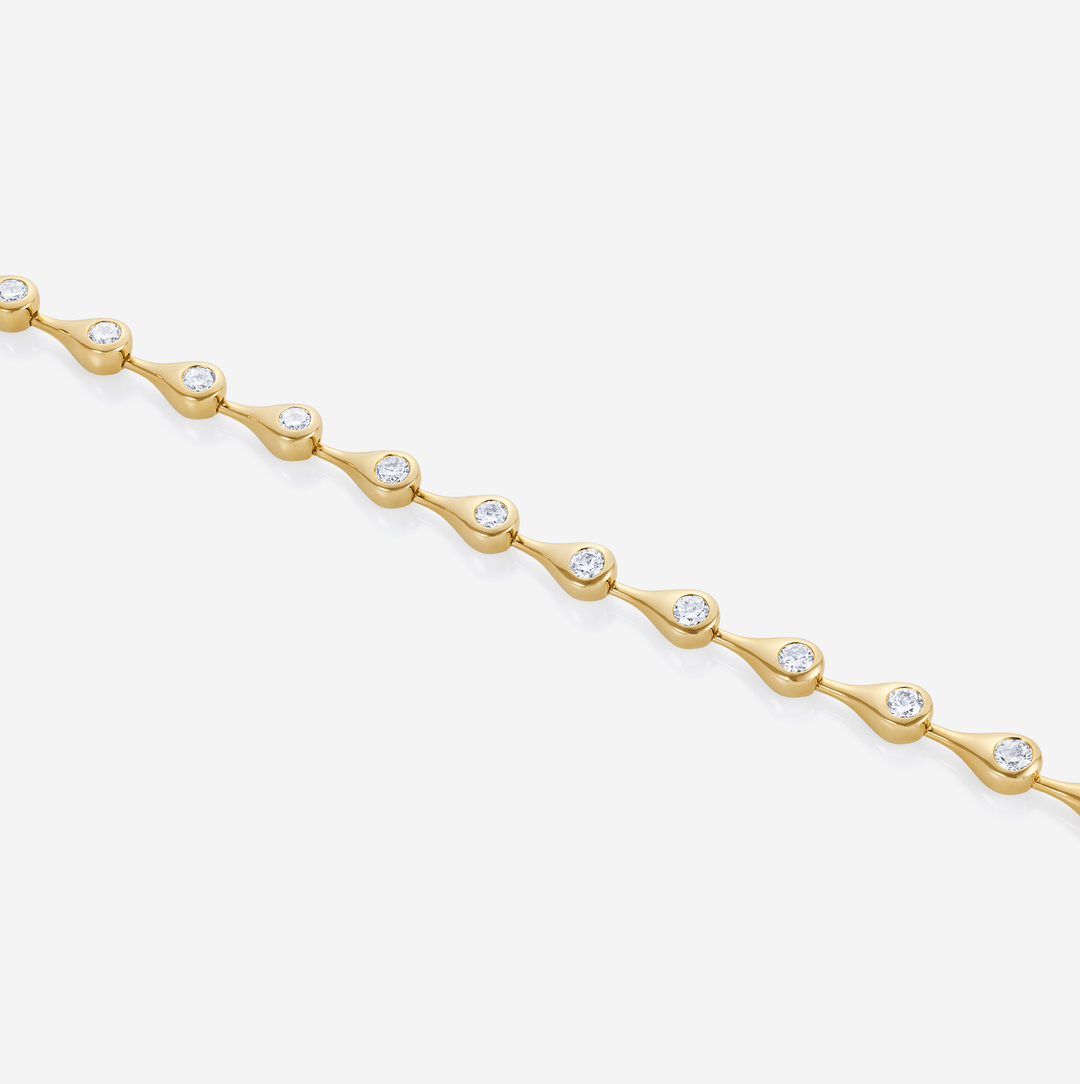 Teardrop Diamond Small Tennis Bracelet, 18ct Yellow Gold – 886 Royal Mint