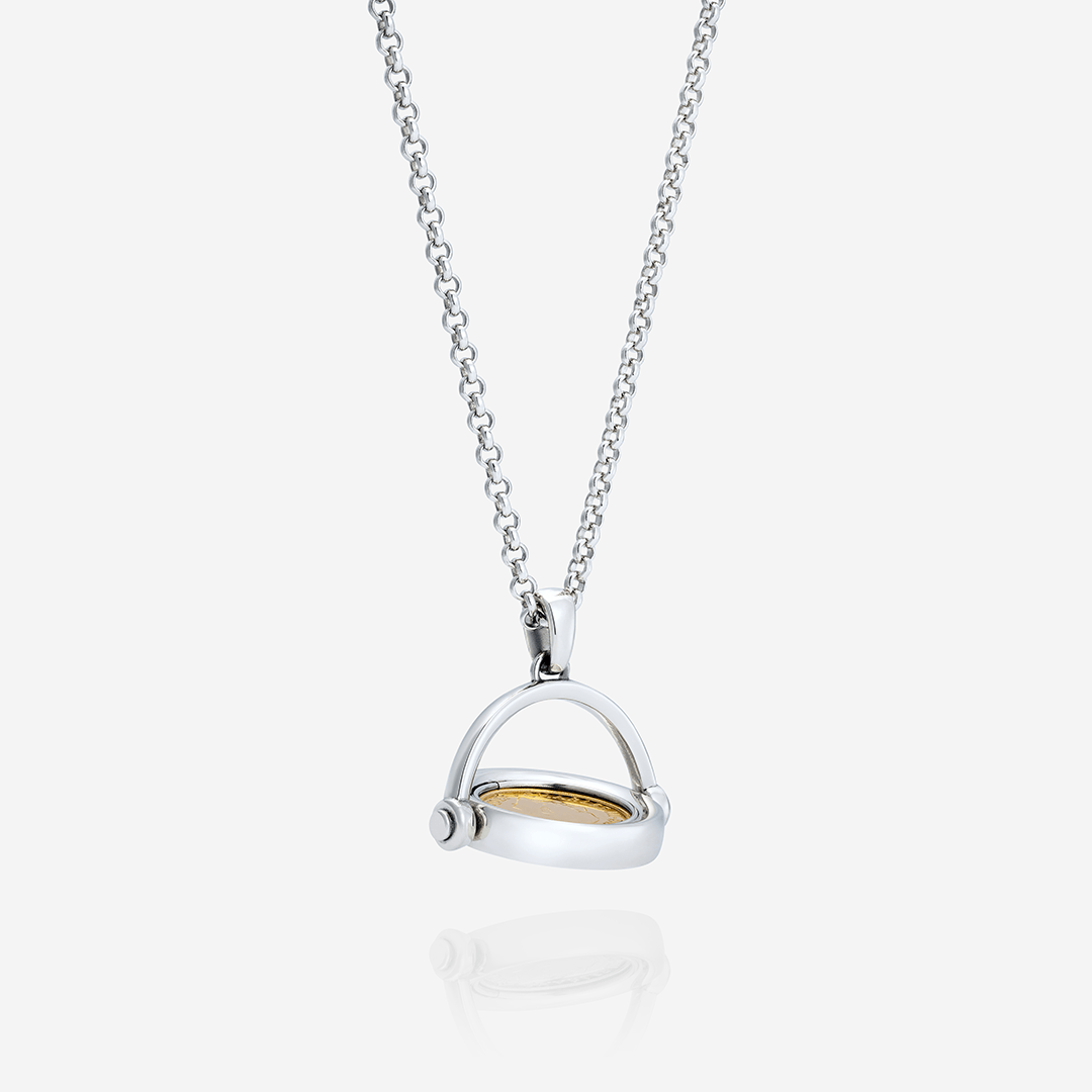886 2026 Quarter Sovereign Spinning Pendant with Chain Sterling Silver ...