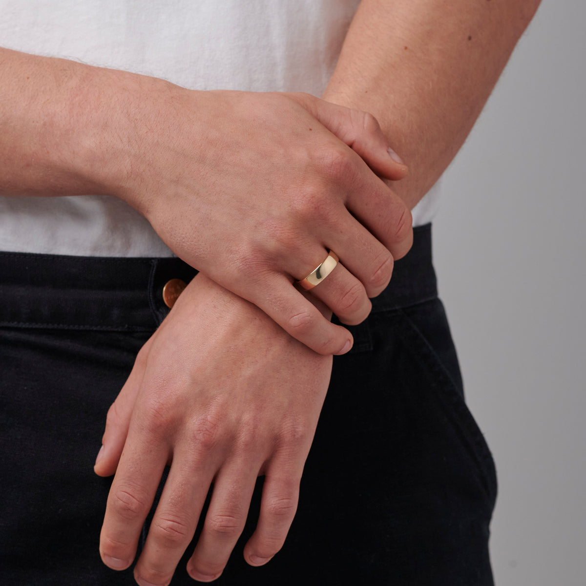 886 Bold Band Ring in 9ct Yellow Gold – 886 Royal Mint
